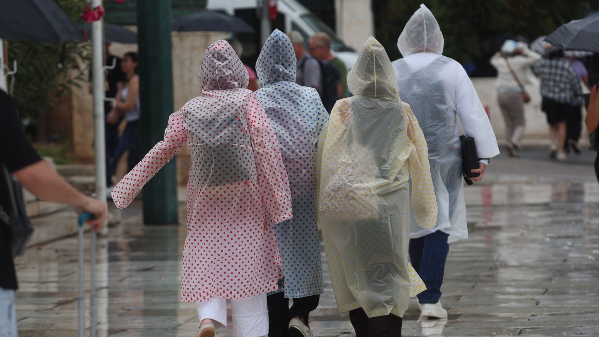 Καιρός σήμερα 16/10: Βροχές και θερμοκρασίες έως 23°C - Πού θα είναι ...