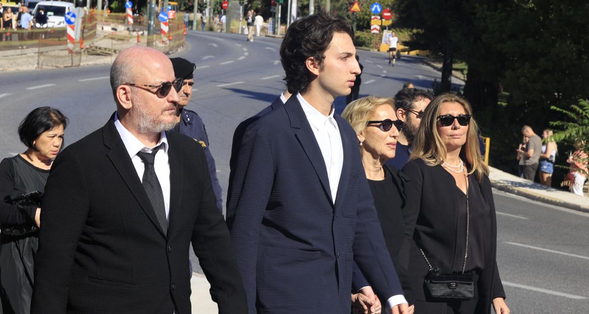 «Ένιωθα από μικρός έναν κόμπο στο λαιμό όταν βρισκόμασταν»: Συγκινούν ο ...