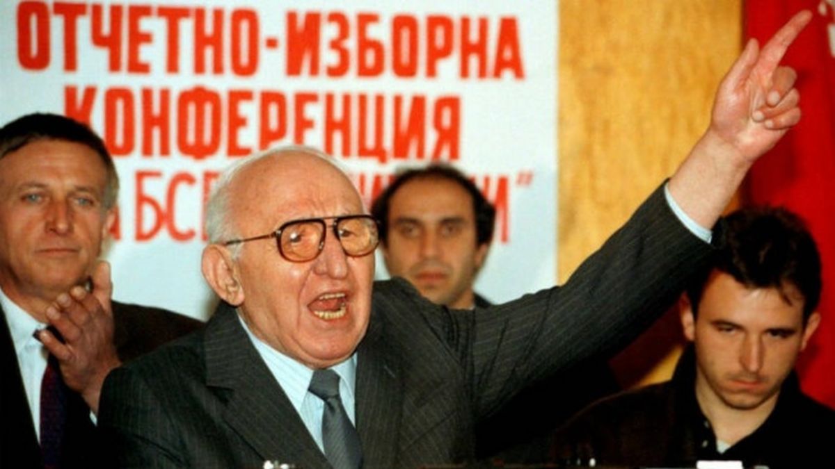 Σαν σήμερα, 10 Νοεμβρίου 1989: Ανατρέπεται το κομμουνιστικό καθεστώς ...