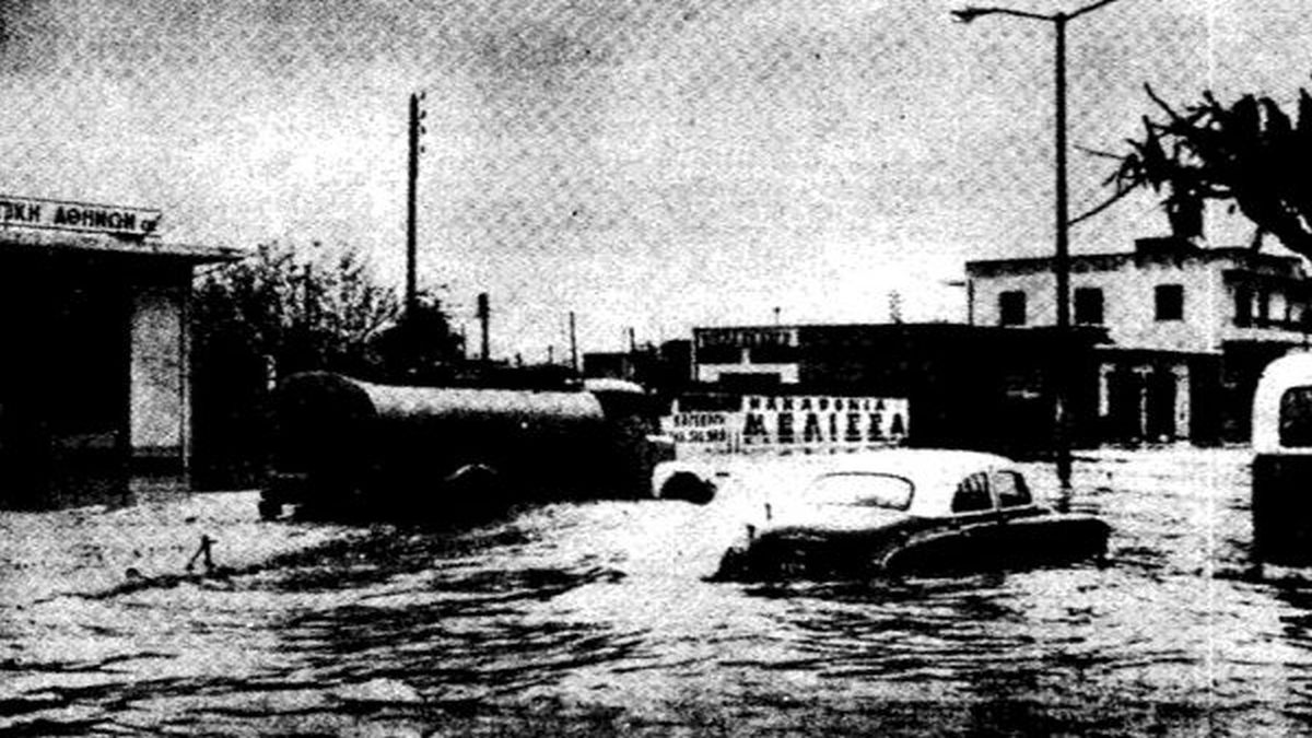 Σαν σήμερα, 06 Νοεμβρίου 1961: Η μαύρη νύχτα της Αθήνας – Η πλημμύρα ...