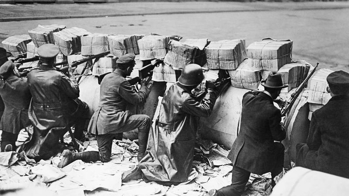 Σαν σήμερα, 3 Νοεμβρίου 1918: Η φλόγα της επανάστασης στο Κίελο – Όταν ...