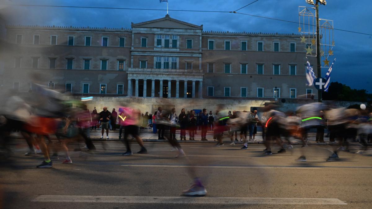 Μαραθώνιος Αθήνας 2025: Βίντεο και φωτογραφίες από τη μεγάλη γιορτή του ...