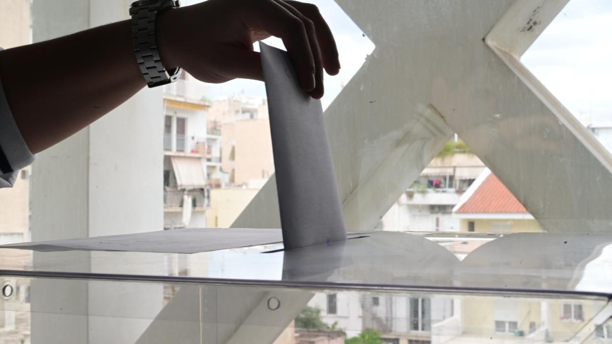 Δημοσκόπηση Opinion Poll: Σταθερό προβάδισμα για τη ΝΔ – Πόσοι θα ...