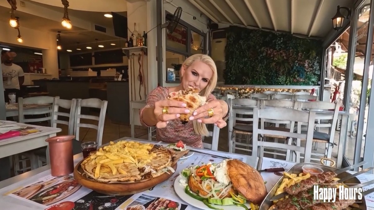 Διπλή πίτα, διπλή απόλαυση: Ανακαλύψτε το κεμπαπτζίδικον «ο Μπότσαρης ...