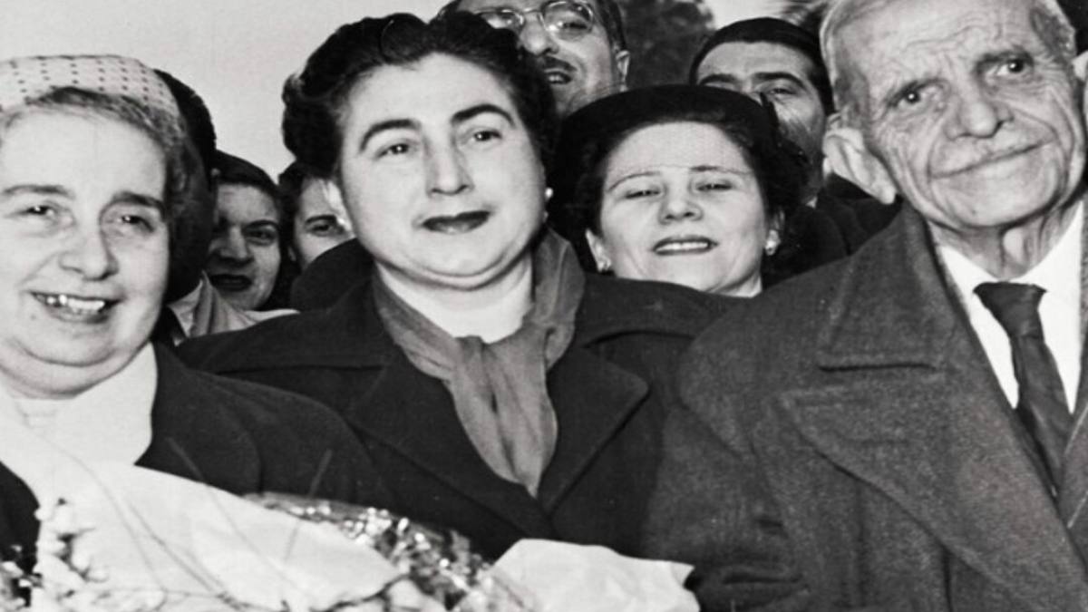 Σαν σήμερα, 18 Ιανουαρίου 1953: Η Ελένη Σκούρα γίνεται η πρώτη Ελληνίδα ...