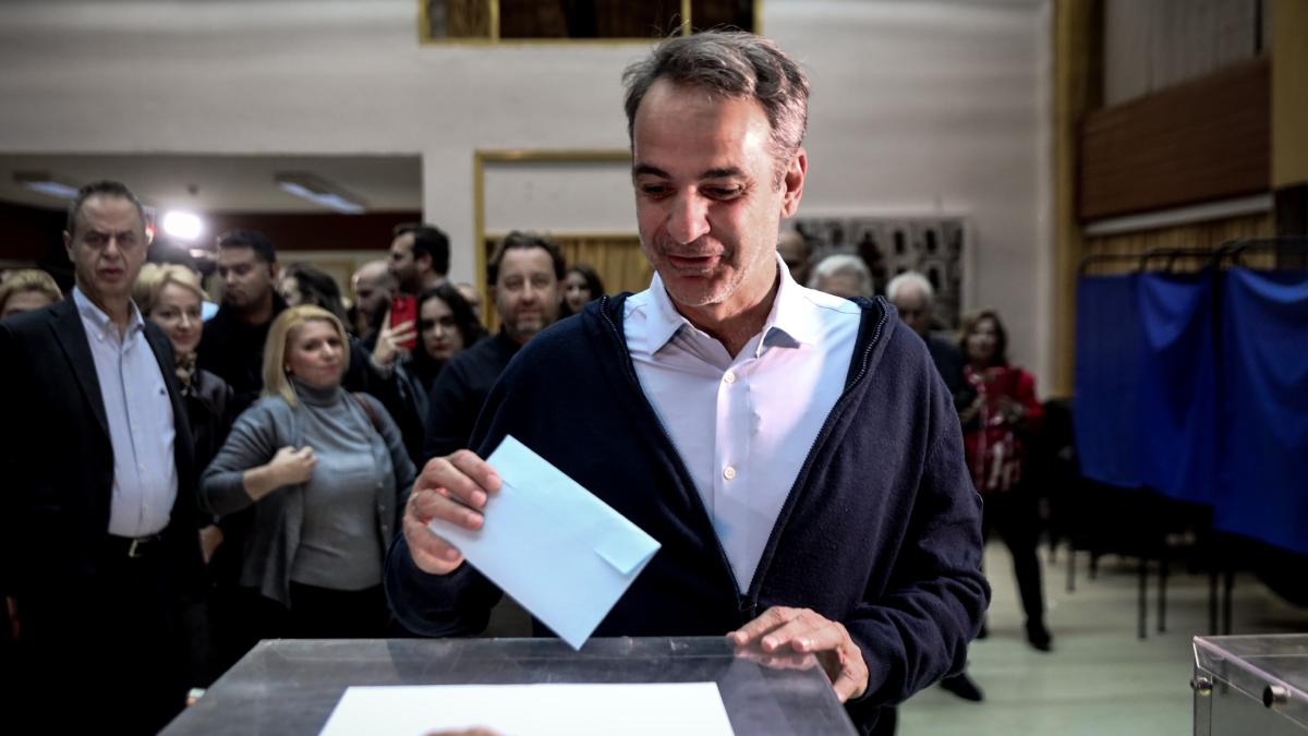 Δημοσκόπηση Pulse: Κυριαρχία Νέας Δημοκρατίας με διαφορά 16,5 μονάδων ...