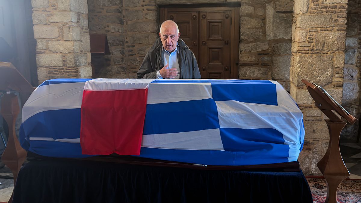 Το τελευταίο «αντίο» στην Ελένη Γλυκατζή-Αρβελέρ: Σε λαϊκό προσκύνημα η ...