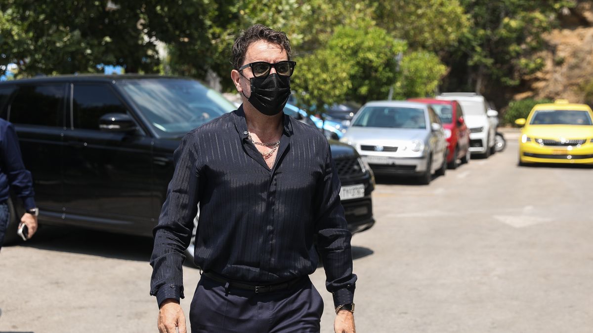 Εσπευσμένα στο νοσοκομείο ο Γιώργος Μαζωνάκης: Έντονοι πόνοι και υψηλός ...