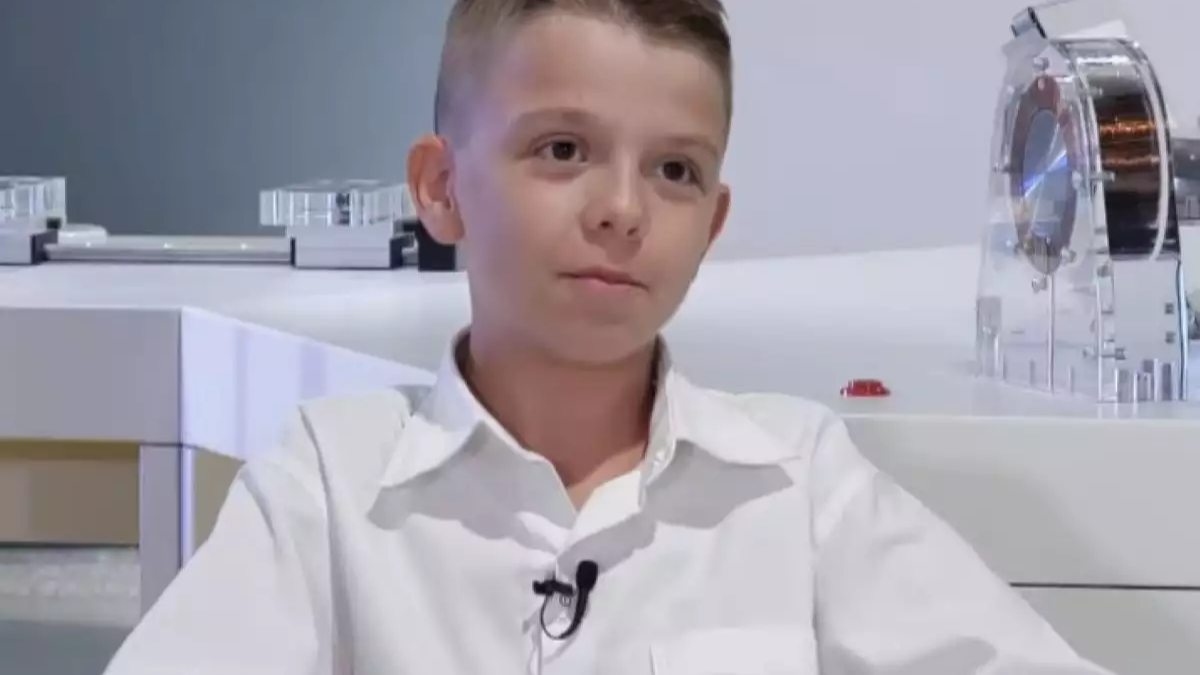 Ποιος είναι ο Βίκτωρας Γιαννικόπουλος: Το 15χρονο παιδί-θαύμα της ...