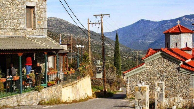 Ταξίδι στο γνωστό Κολοκοτρωνίτσι όπου γυρίστηκε το Καφέ της Χαράς ...