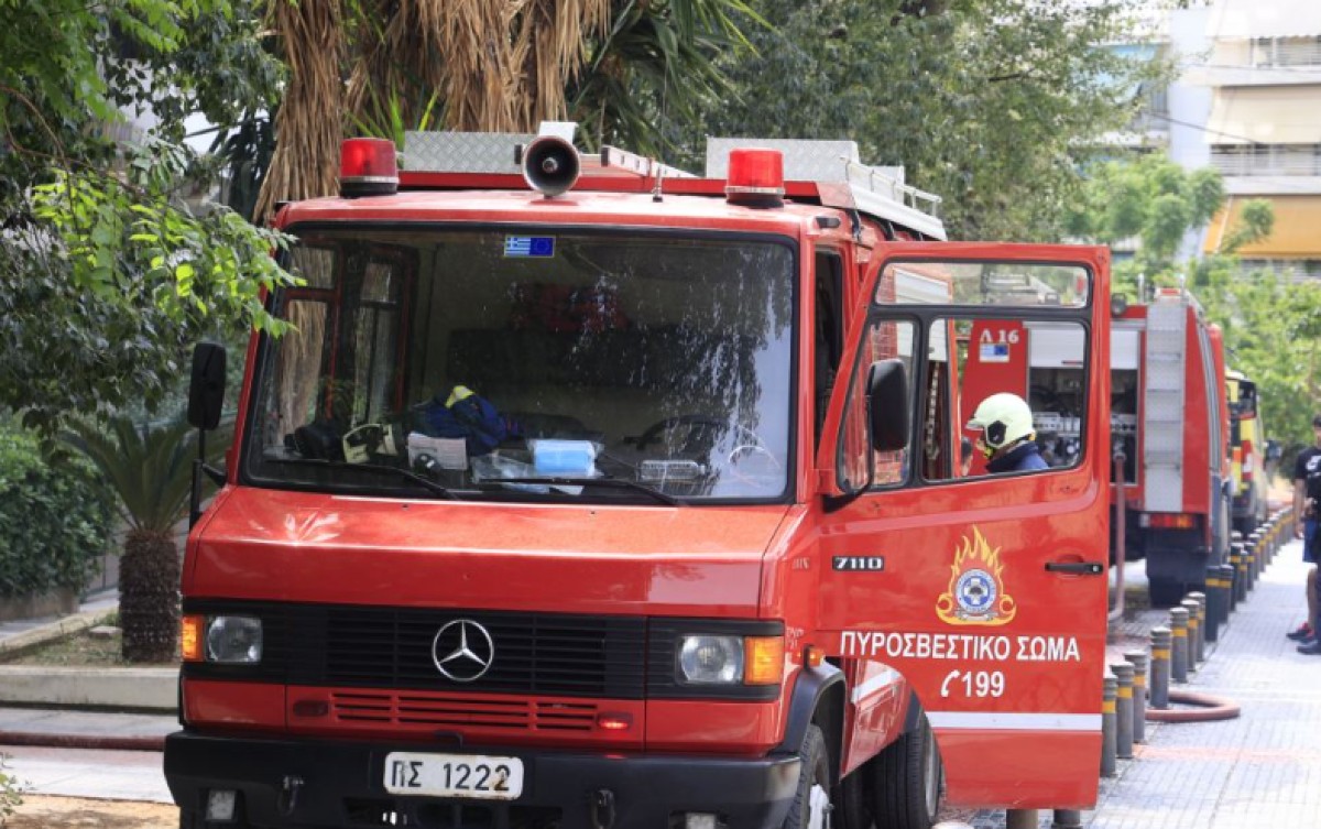 Φωτιά στο Κολωνάκι – Διακοπή κυκλοφορίας και μεγάλη κινητοποίηση της ...